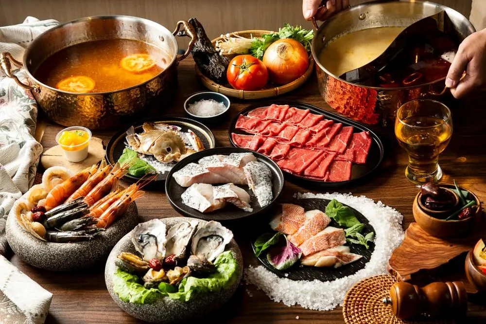 限時 3 天免服務費！人氣麻辣鍋吃到飽「饗麻饗辣 PLUS」進駐南港 LaLaport 無限爽吃可麗露、馬卡龍等法式甜點 -- 上報 / 生活