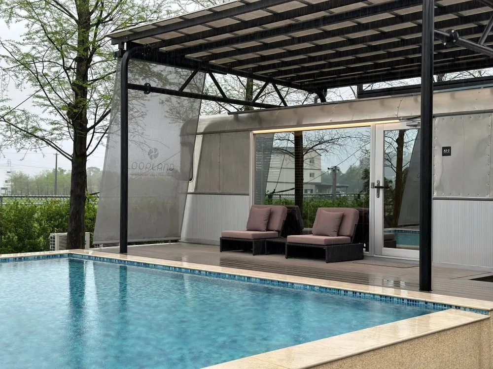 【有片】宜蘭「LOOPLAND 露營度假村」開箱！體驗一泊四食豪華 Villa 有私人泳池、Dyson 吹風機 -- 上報 / 生活