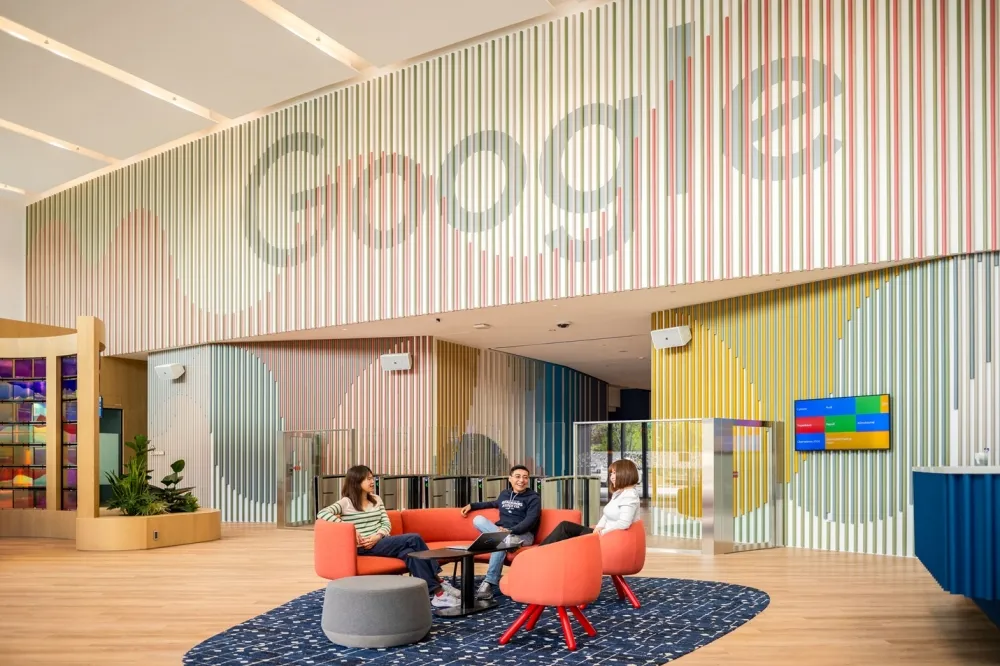 【有片】Google 第二棟研發辦公大樓進駐板橋！夢幻辦公空間、多國餐飲吃到飽、神秘實驗室等開箱直擊 -- 上報 / 生活