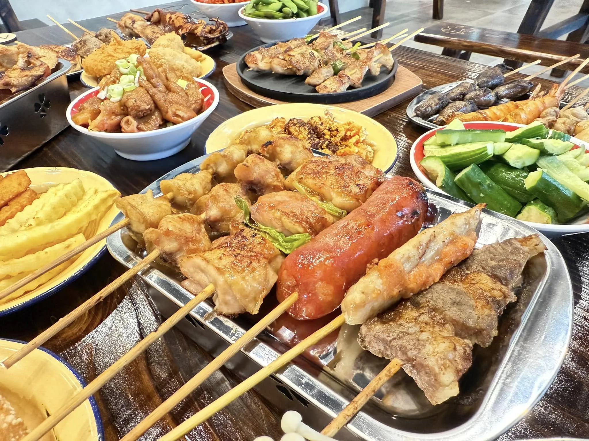 【完整菜單】全台唯一「現烤串燒＋火鍋」吃到飽！高雄「串肚肚」最低 698 元起 當日壽星 5 折、免費吃 6 吋蛋糕 -- 上報 / 生活